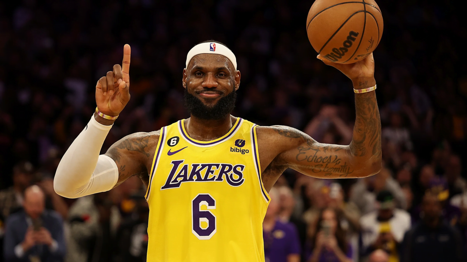 The Real Height Of LeBron James: Is He Taller Than You Think ...